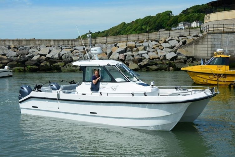 8.5m SERIES 3m BEAM Typical lengths: 8.5m, 8.9m | Cheetah Marine LLP